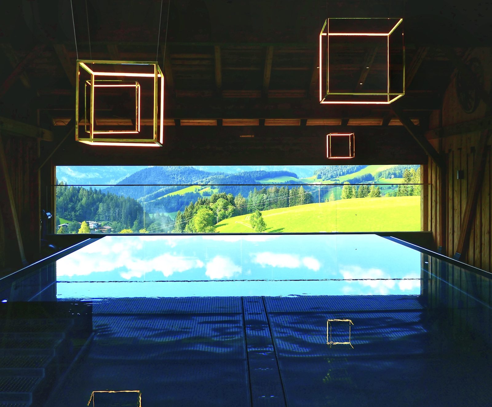 Review „Hyĝna“ Chalets. 5-Sterne-Retreat in den Bergen. Cool